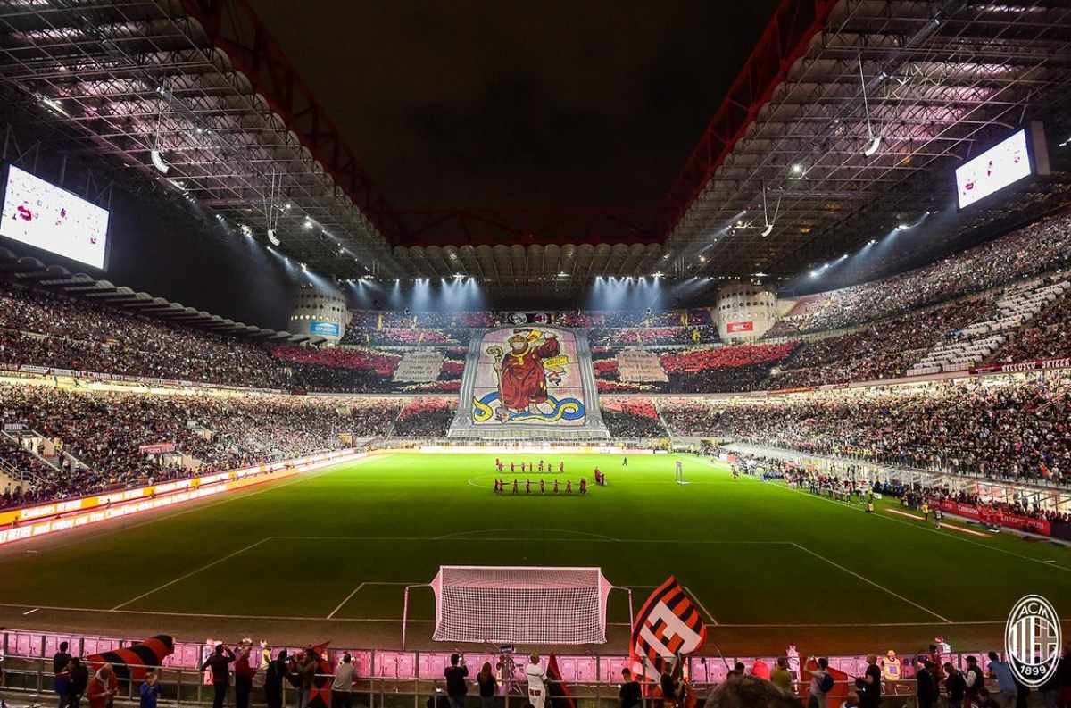 Milan-Inter, che spettacolo a San Siro - FOTO E VIDEO Milan-Inter, che spettacolo a San Siro - FOTO E VIDEO