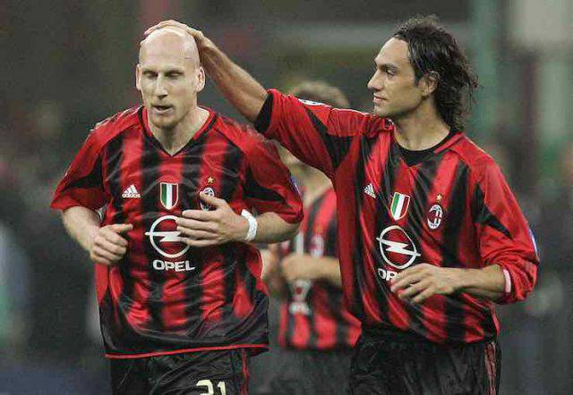 Stam: "Orgoglioso di aver giocato con tanti campioni"