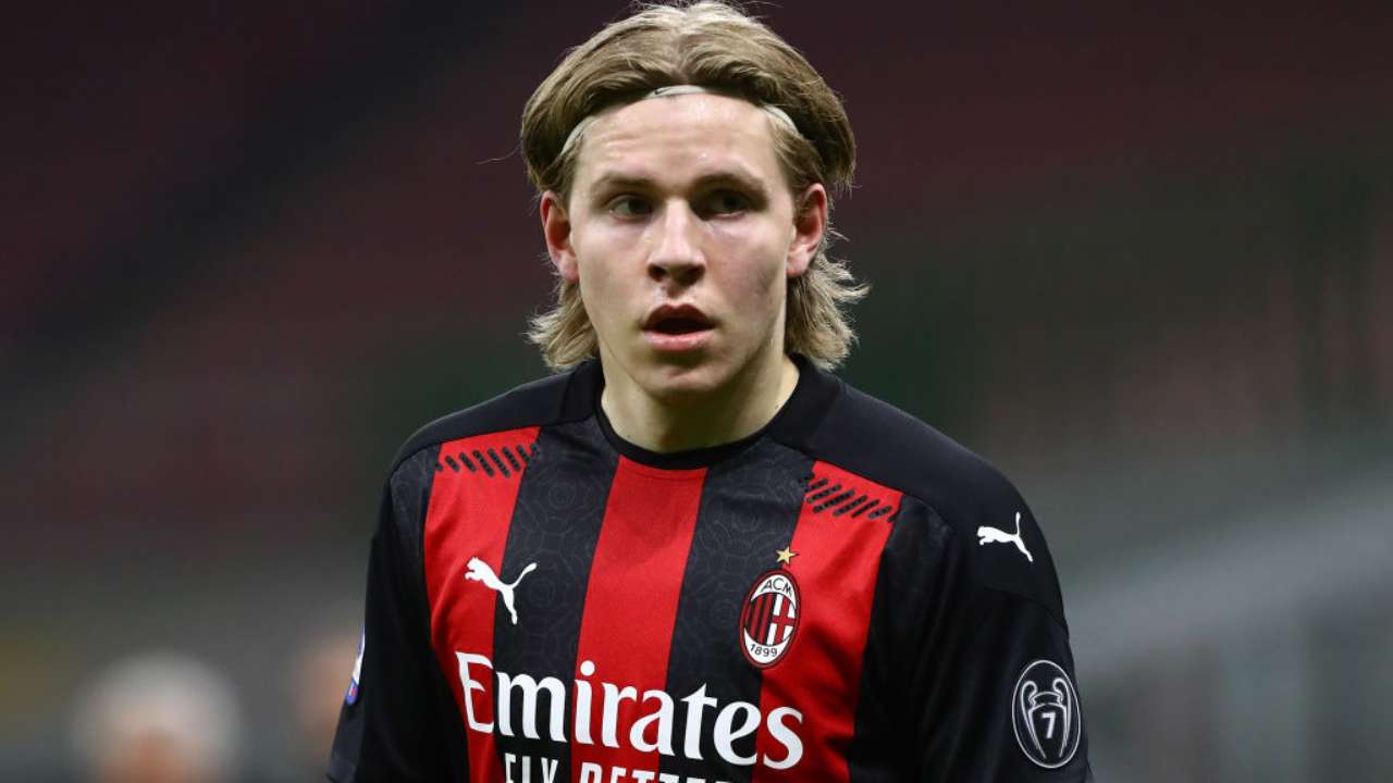 Hauge felice al Milan: "Scelta giusta. Ibrahimovic mi aiuta"