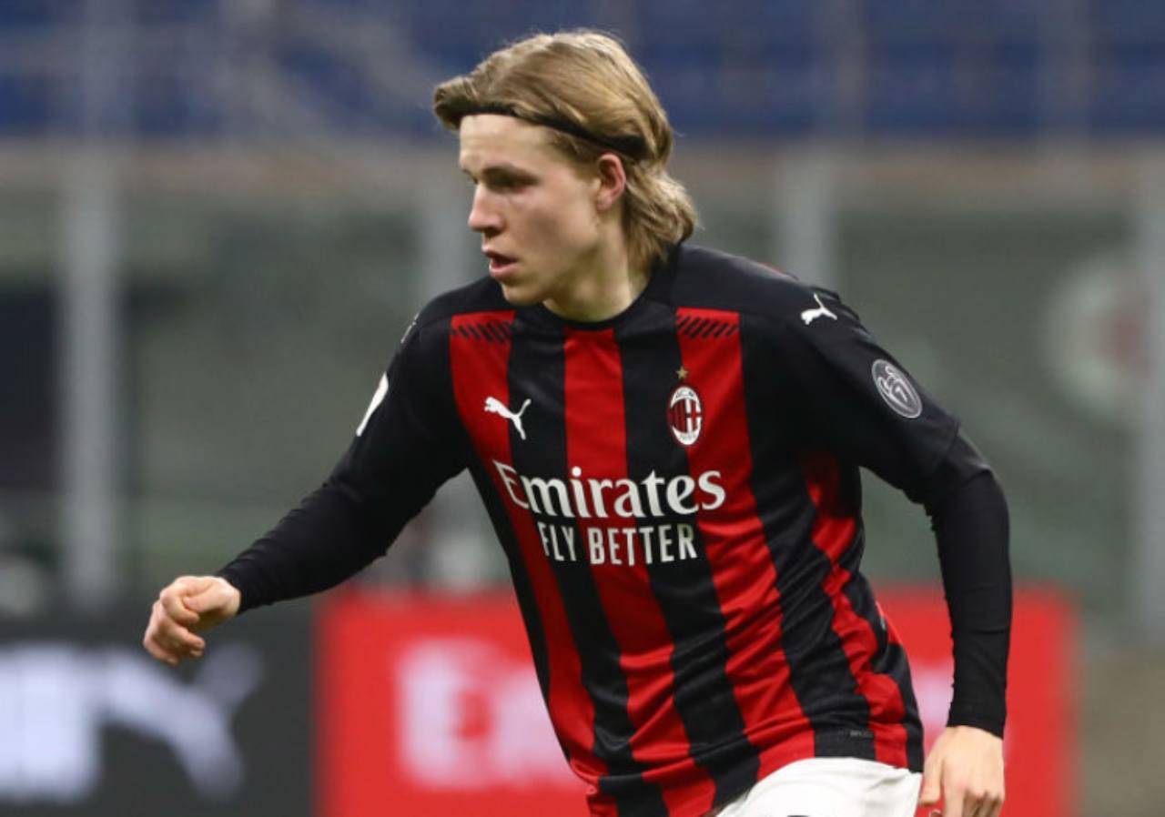 Sky - Fiorentina-Milan, Hauge titolare: Pioli ci pensa