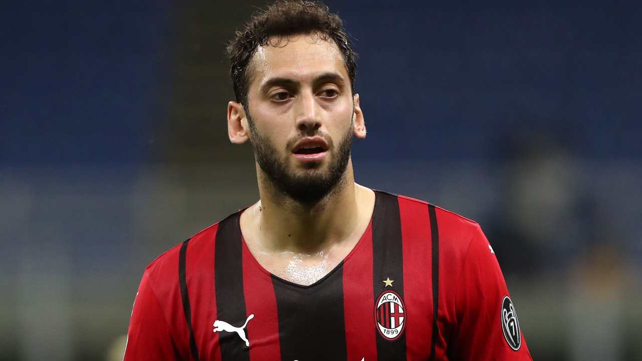 Rinnovo Calhanoglu, offerta finale del Milan | Le ultime dalla Turchia