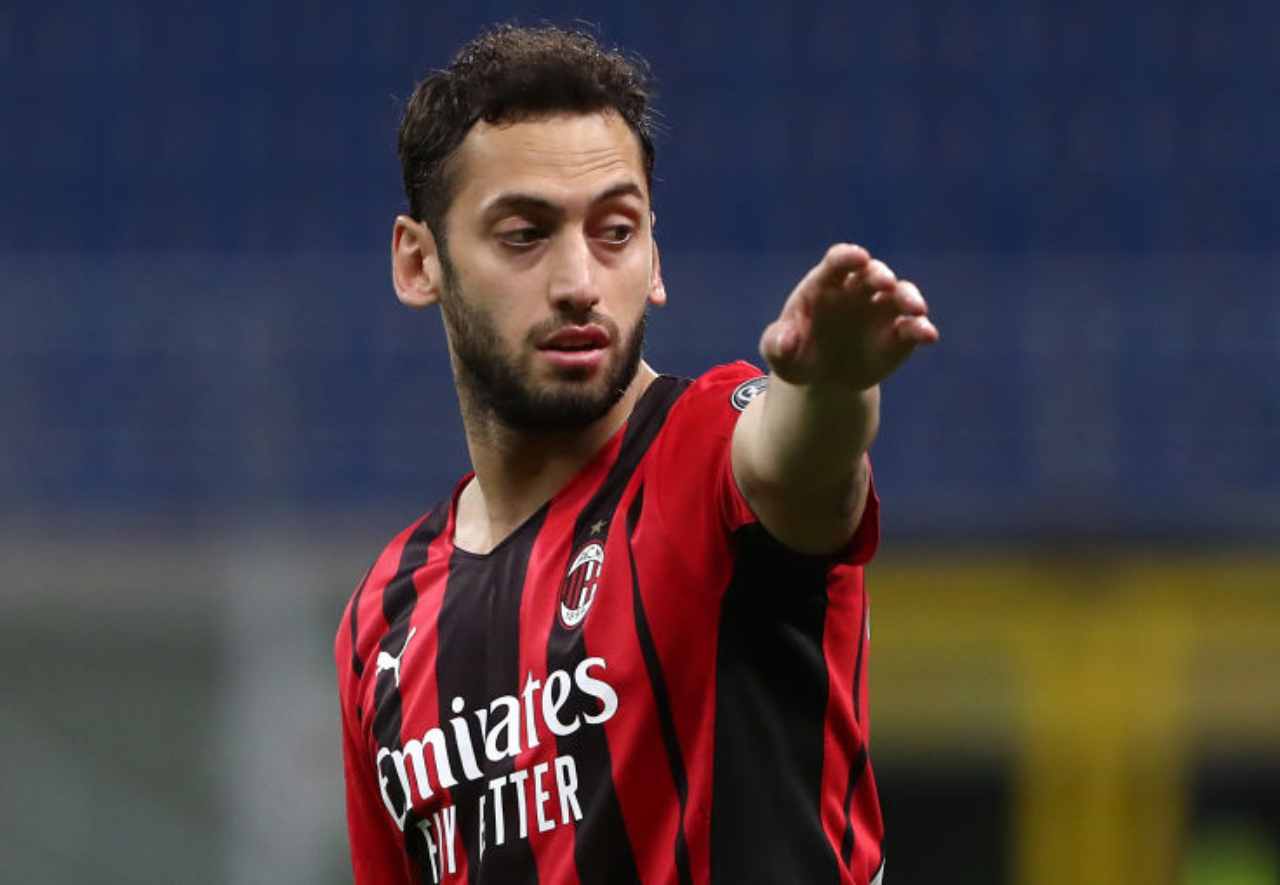 Calhanoglu delude agli Europei: resta in piedi solo un'offerta