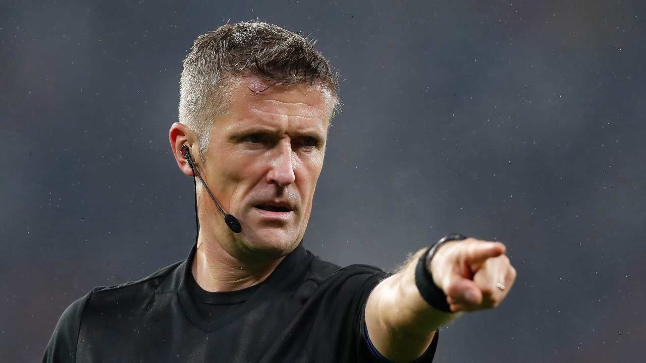 Napoli-Milan, designato l'arbitro Orsato: i precedenti Napoli-Milan, designato l'arbitro Orsato: i precedenti